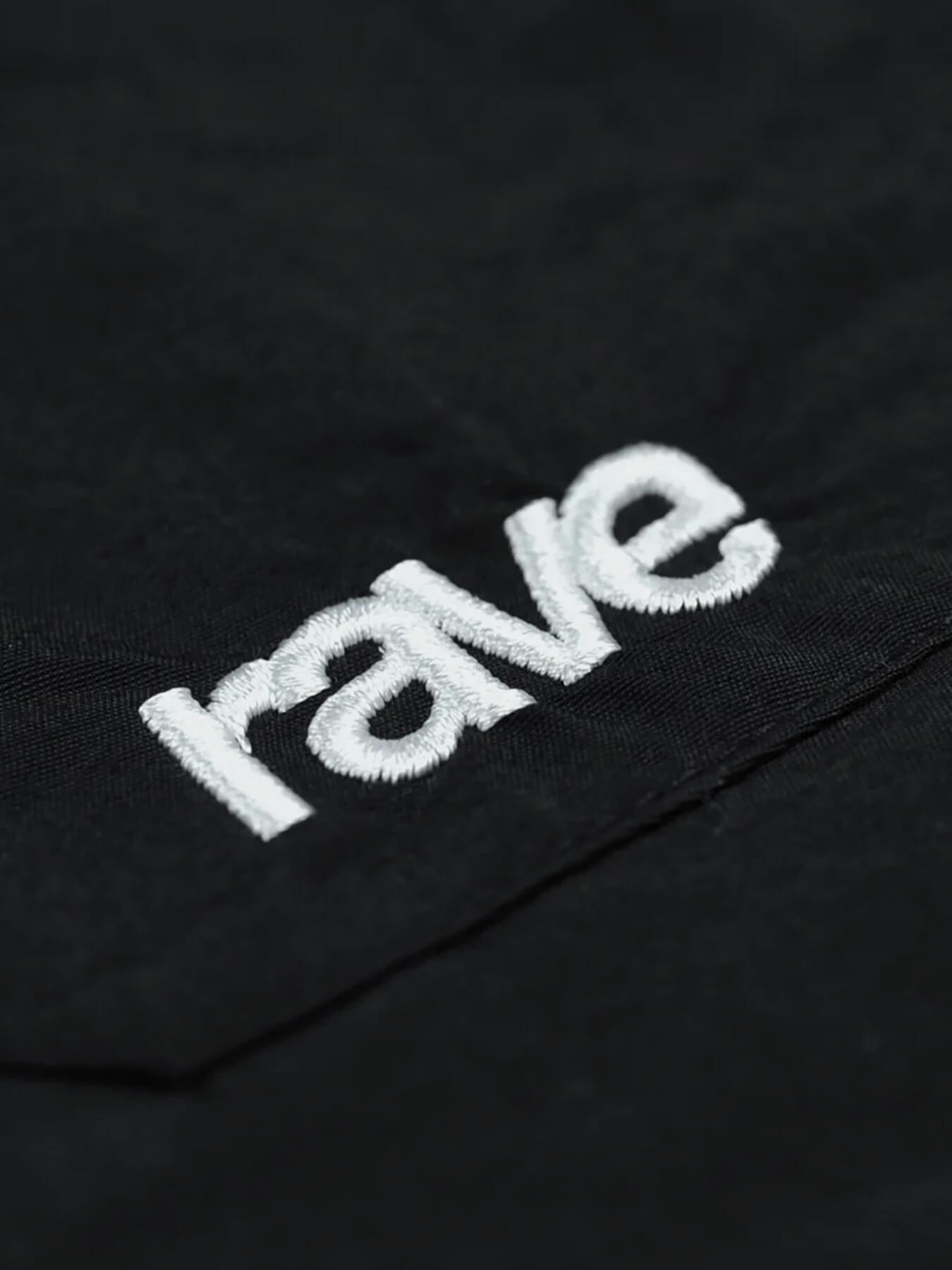 Купить Шорты core logo RAVE Skateboards Черный по цене 3 995 р. в интернет-магазине NUW.STORE